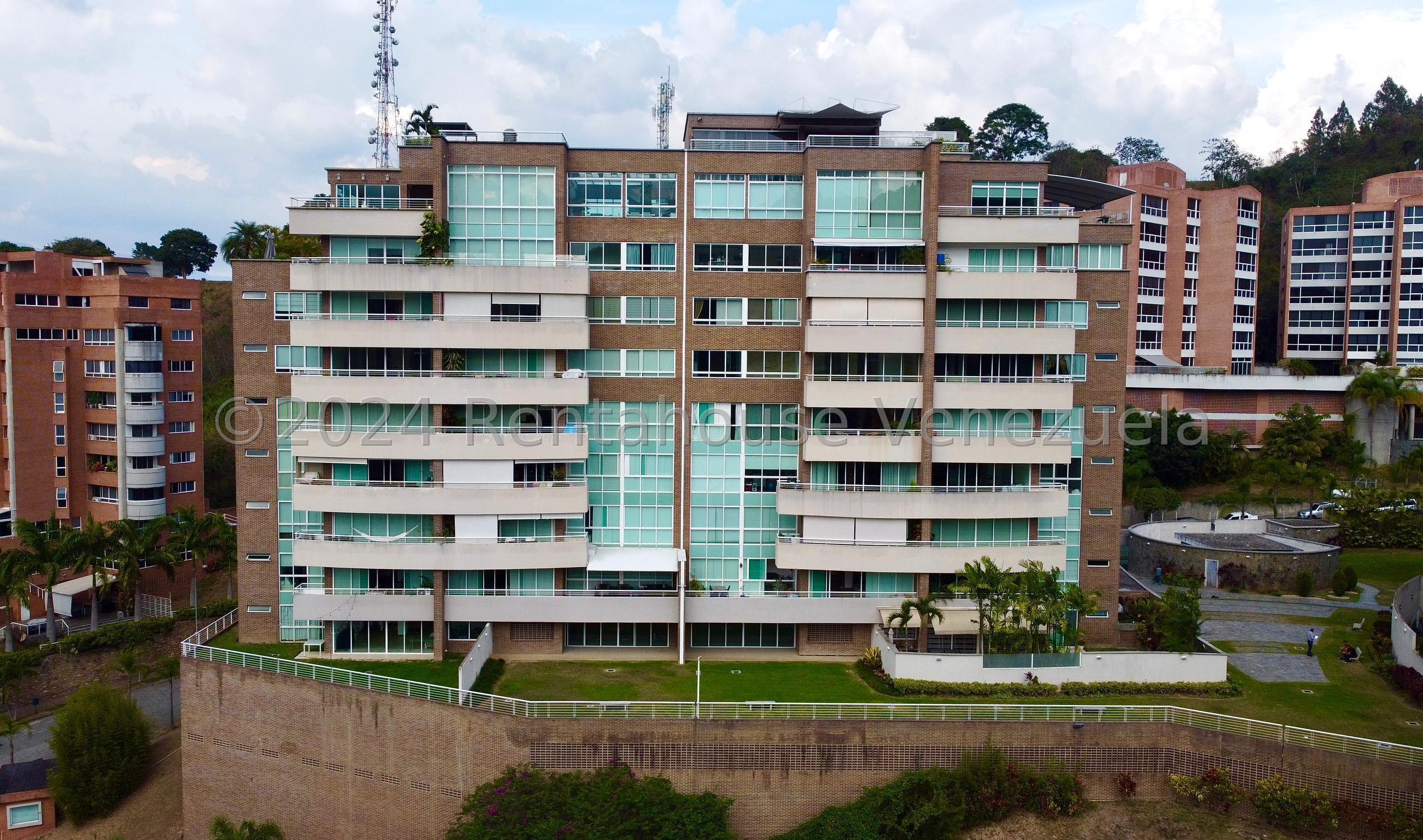 Apartamento Solar del Hatillo en Venta - 500 M2 - MercadoPiso