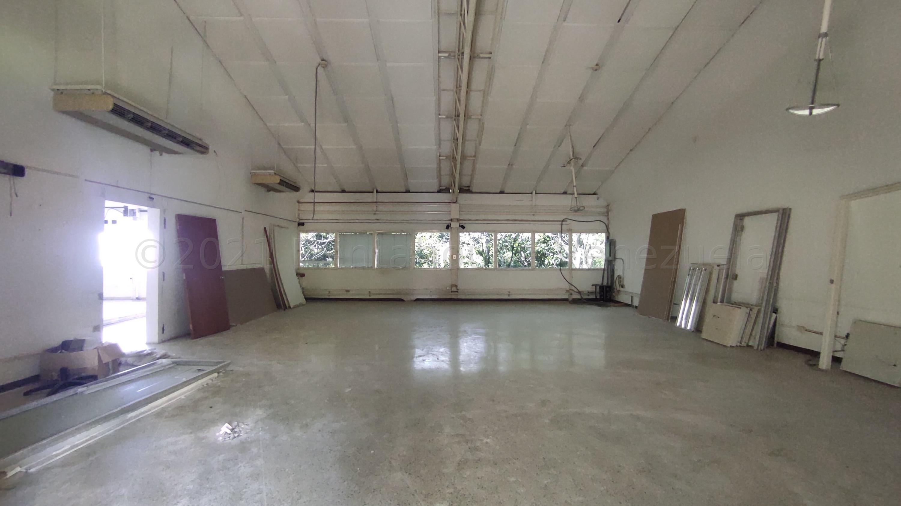 Oficina Terrazas del Avila en Alquiler - 240 M2 - MercadoPiso